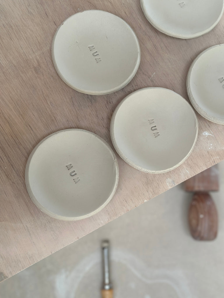 Paint a trinket dish – Part Time Ceramics